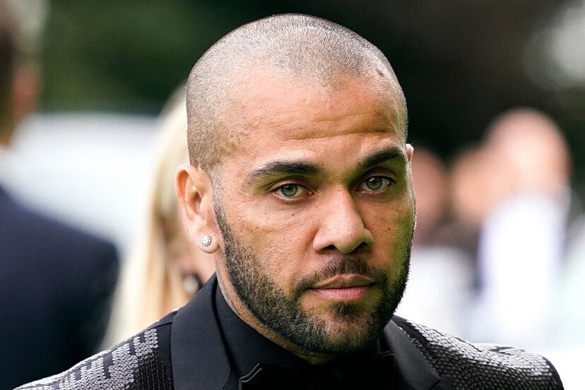 Espagne Dani Alves Condamné à 4 Ans Et Demi De Prison Pour Viol Aib
